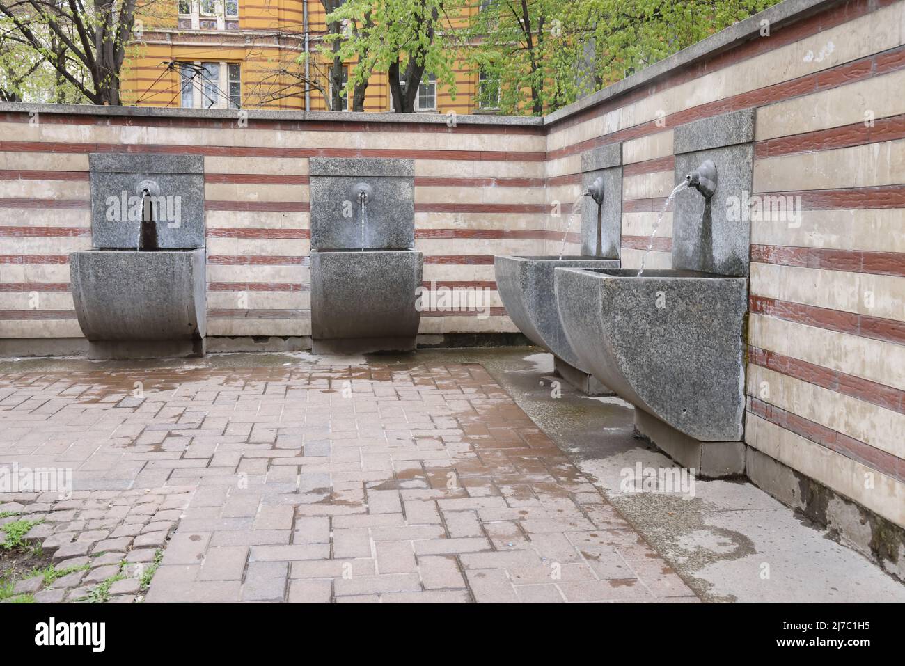 Mineral water springs hi-res stock photography and images - Alamy