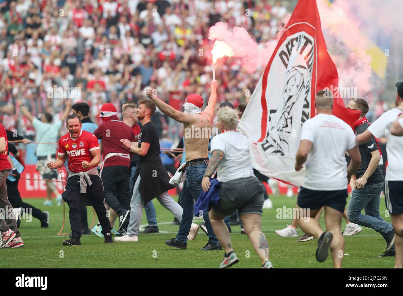 Pyro bengalo bengalos hi-res stock photography and images - Alamy