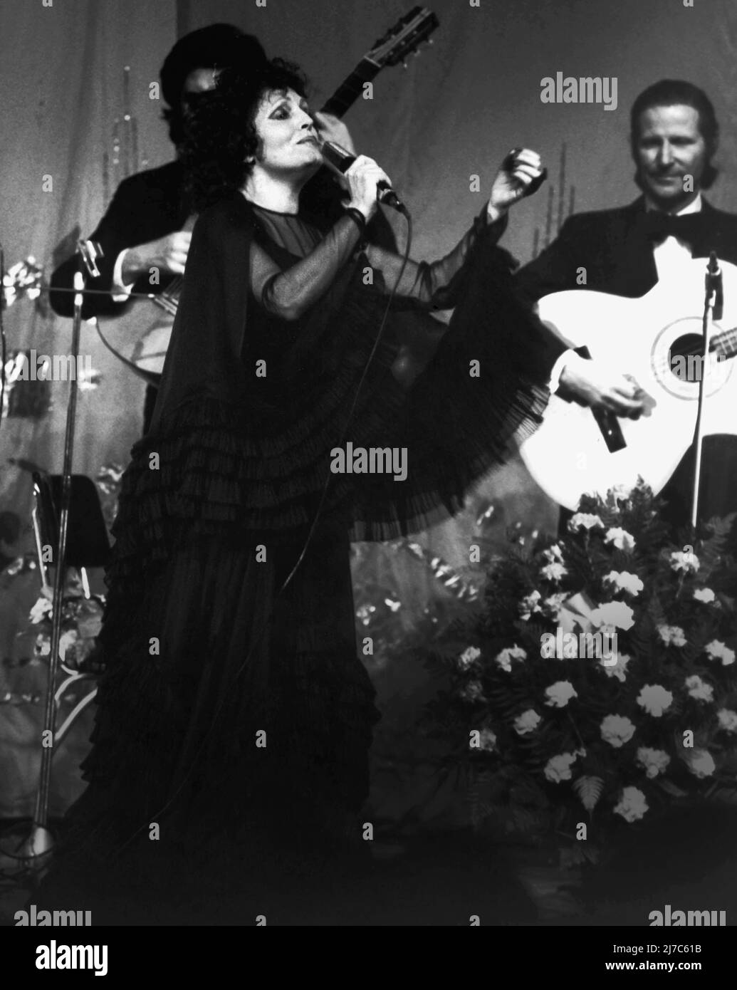 Amalia rodrigues queen of fado Black and White Stock Photos & Images ...