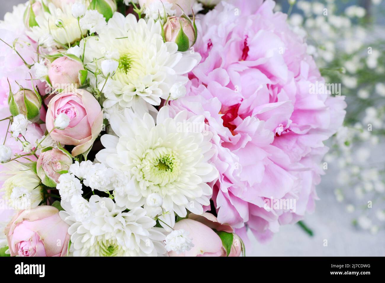 Florist workplace: how to make wedding floral arrangement with peonies ...