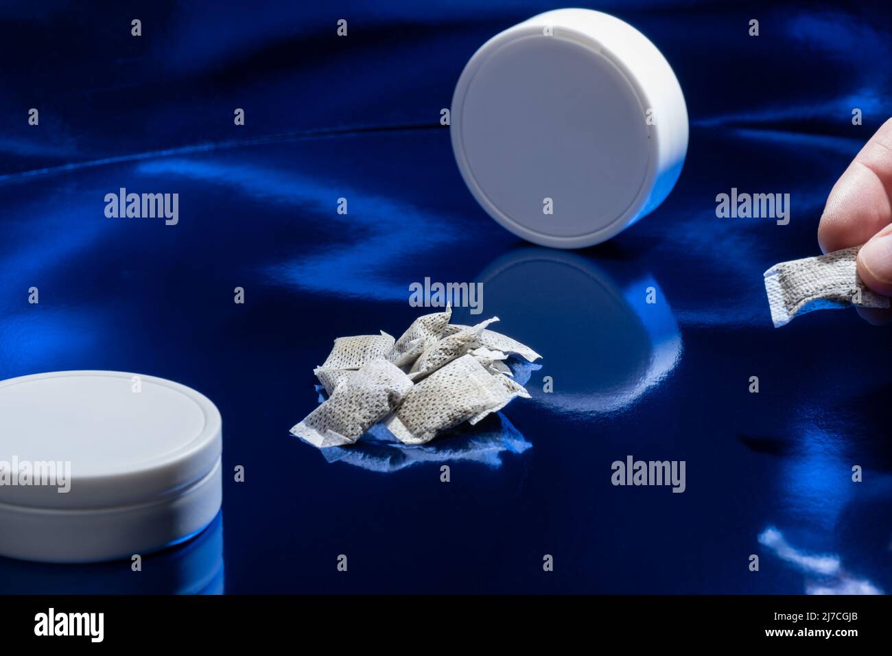 Smokeless tobacco hi-res stock photography and images - Alamy