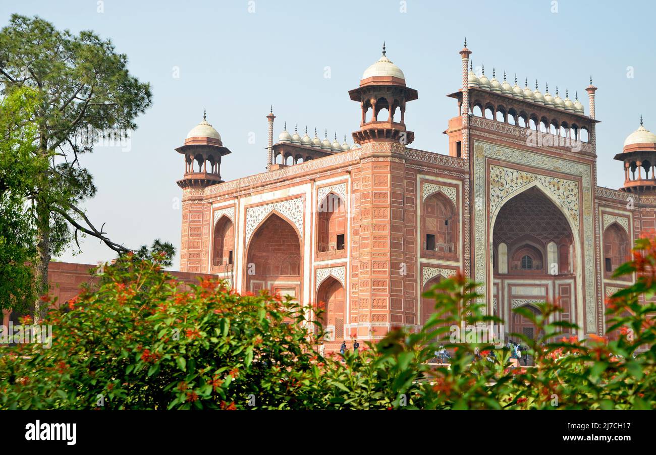 South Grand entrance gate of Taj Mahal Stock Photo - Alamy