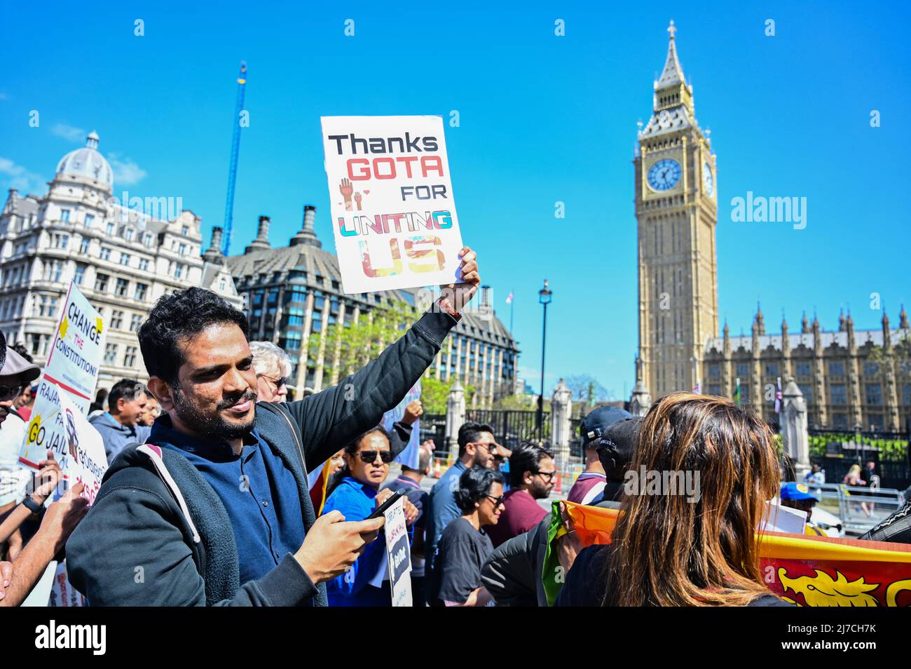 A couple of hundreds Sri Lankan couninues protest Go Home Gota ...