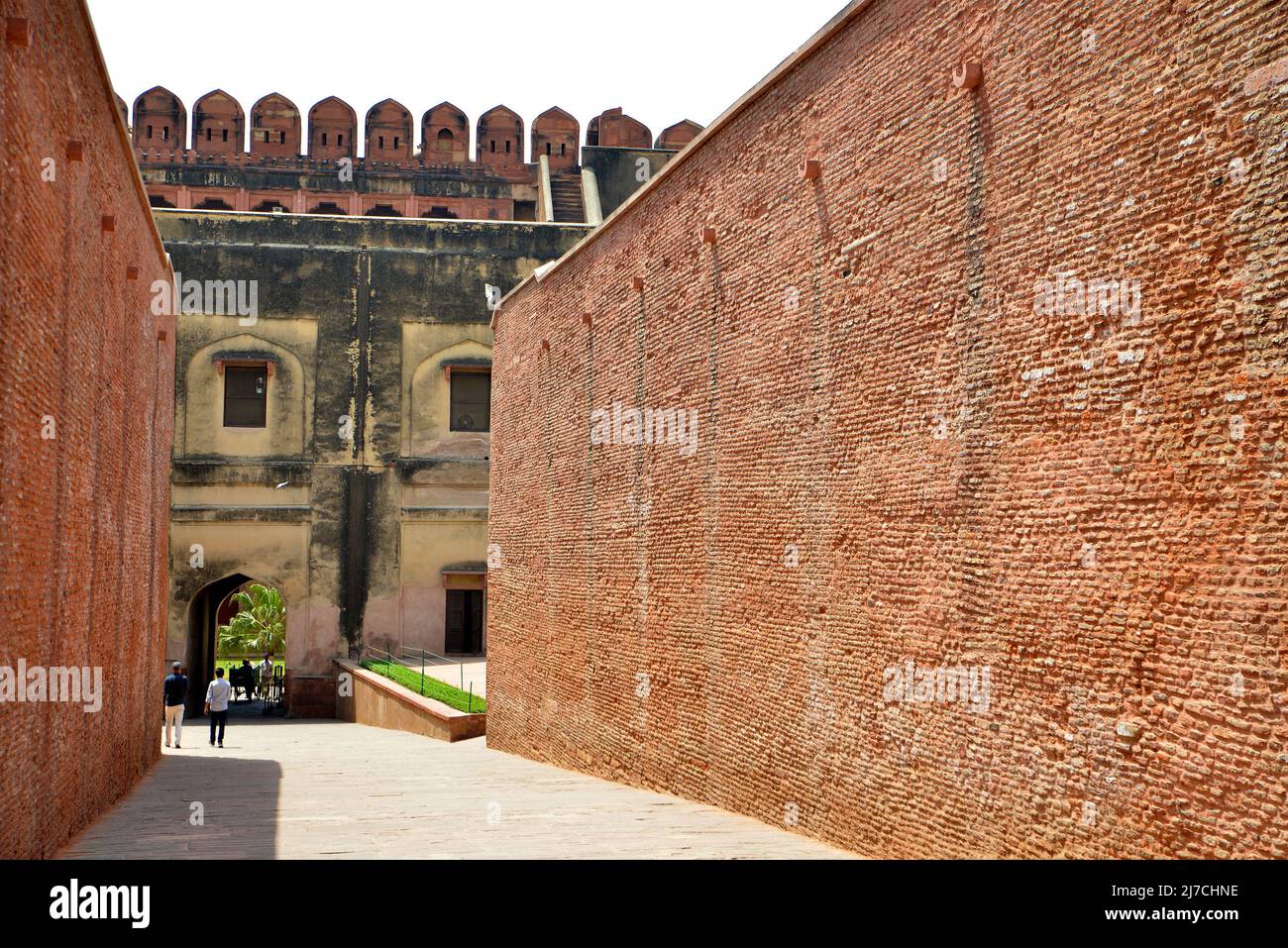 Wall of Red fort Agra Stock Photo - Alamy