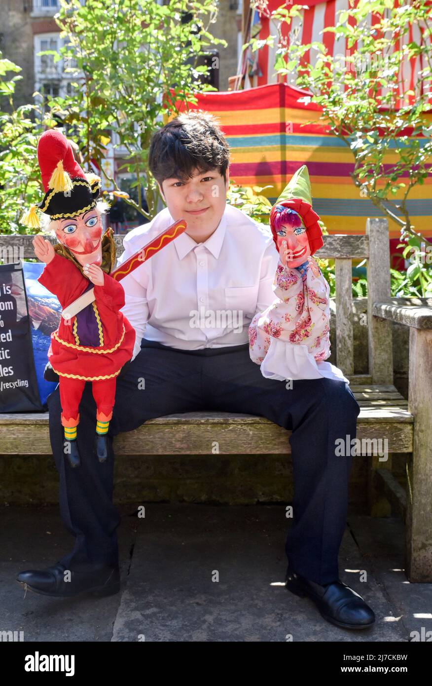 Covent Garden, London, UK. 8th May 2022. The Covent Garden May Fayre ...