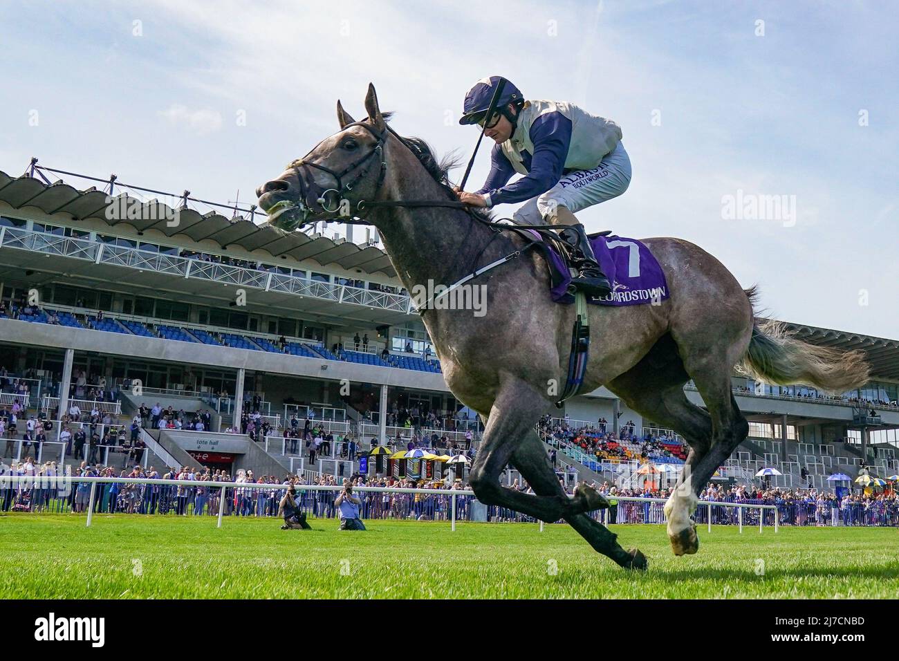 Fumata ridden by Shane Foley on their way to win the Captain Dara ...