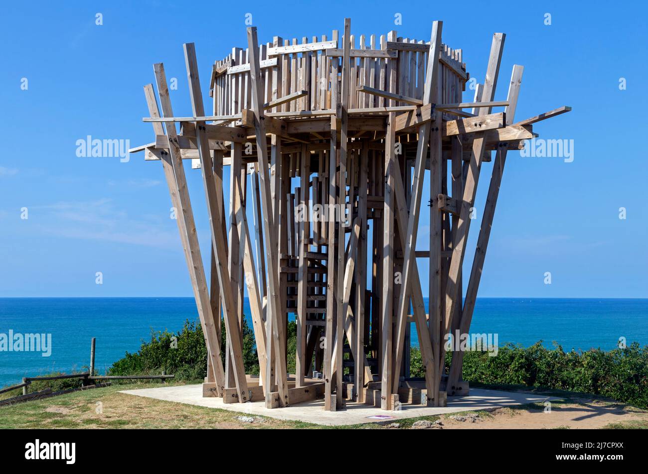 "Love Tower" platform in wood and metal by Tadashi Kawamata. La ...