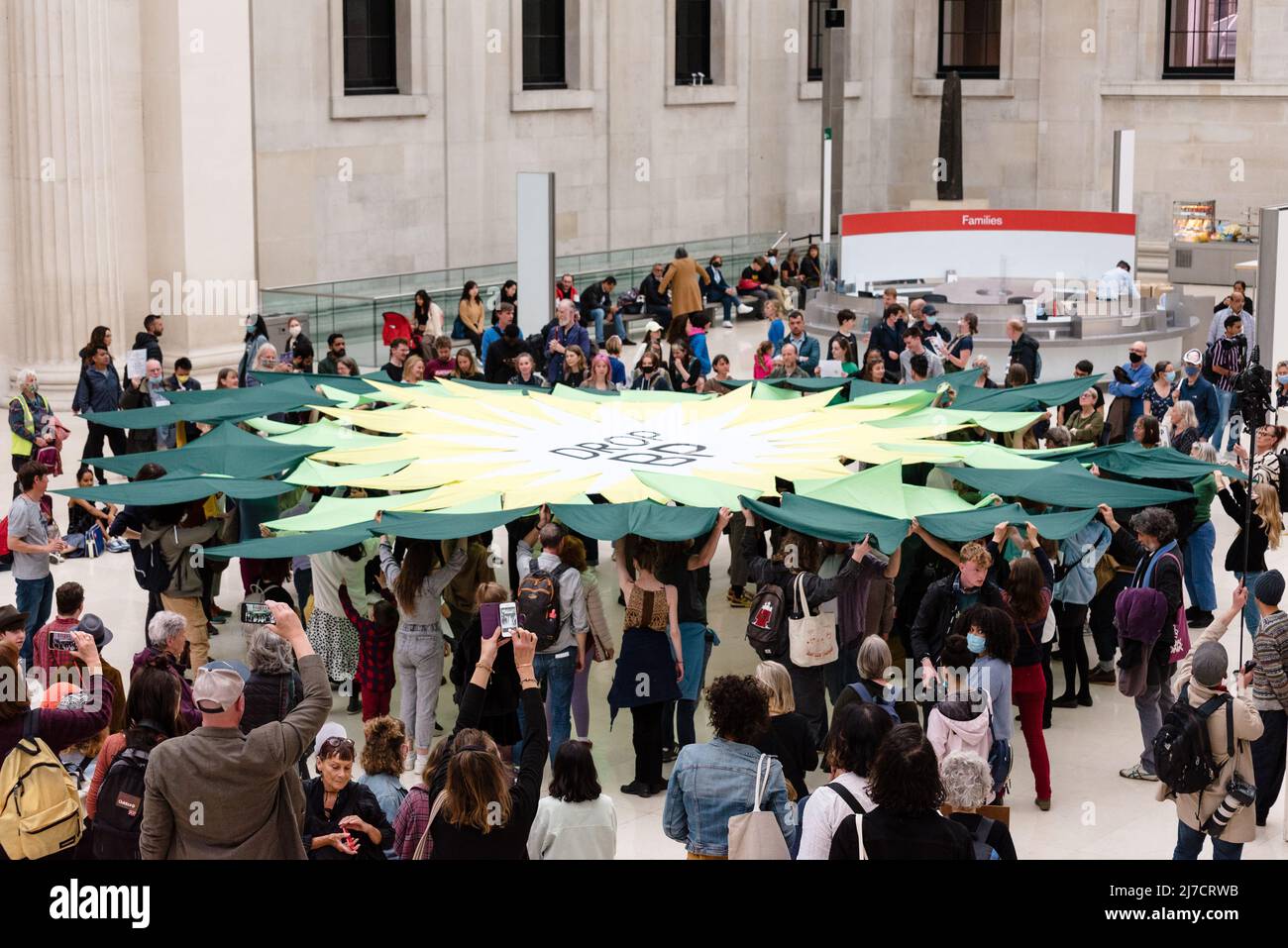 Museum protest 2022 climate hi-res stock photography and images - Alamy