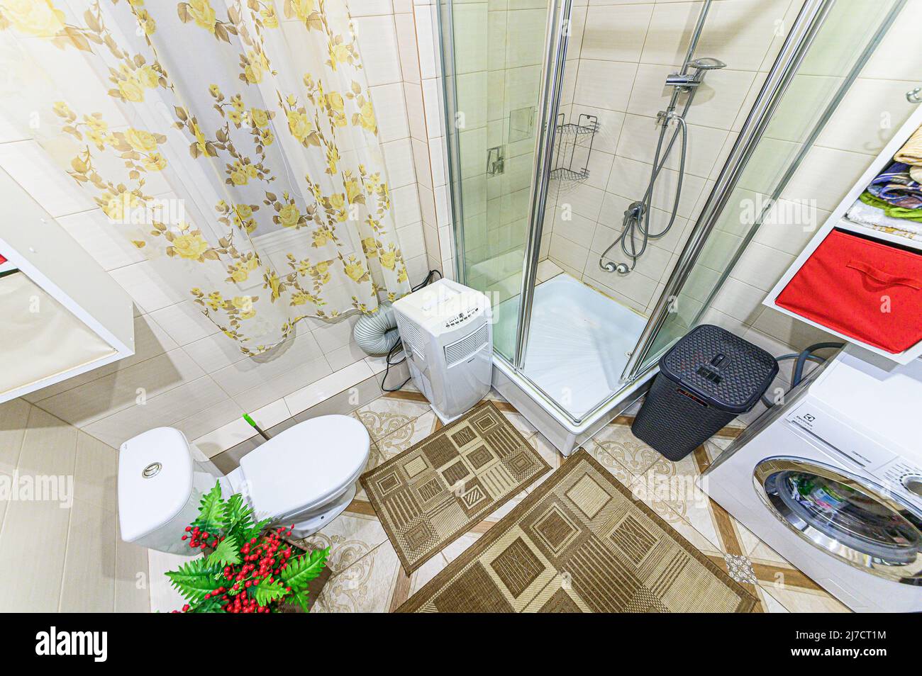 Russia, Moscow- May 21, 2020: interior apartment room bathroom, sink ...