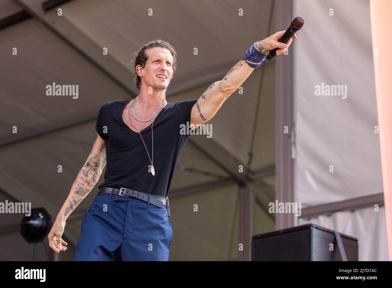 David Shaw of The Revivalists during New Orleans Jazz & Heritage ...