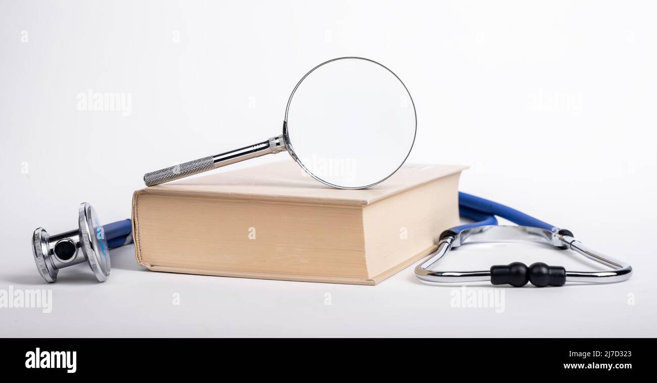 Hospital magnifying glass hi-res stock photography and images - Alamy