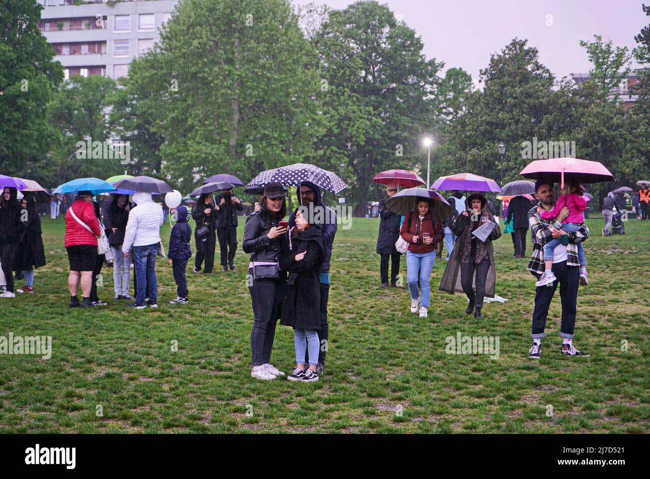 Umbrella rain hi-res stock photography and images - Alamy