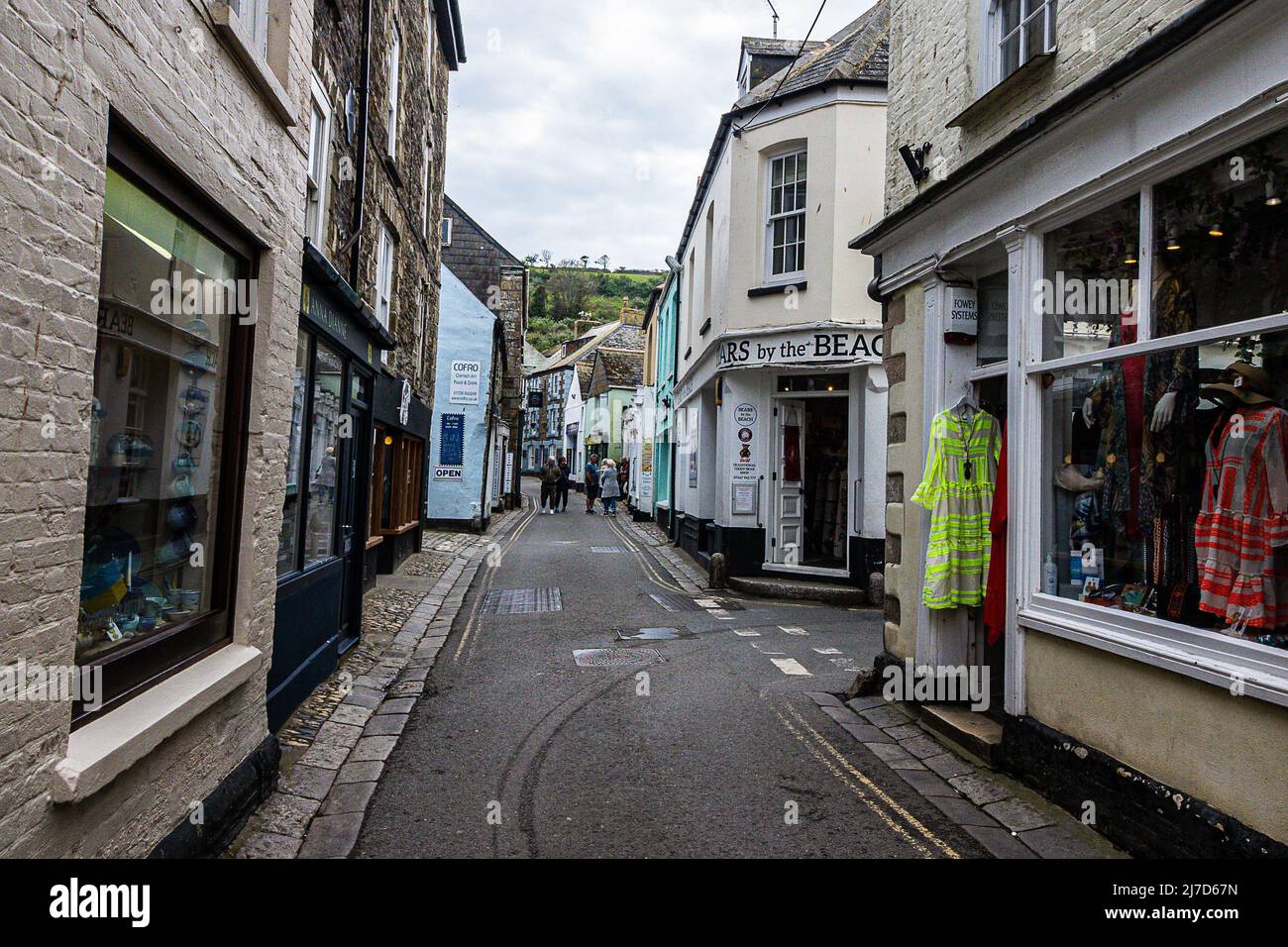 narrow roads of West Looe; Cornwall; UK Stock Photo - Alamy