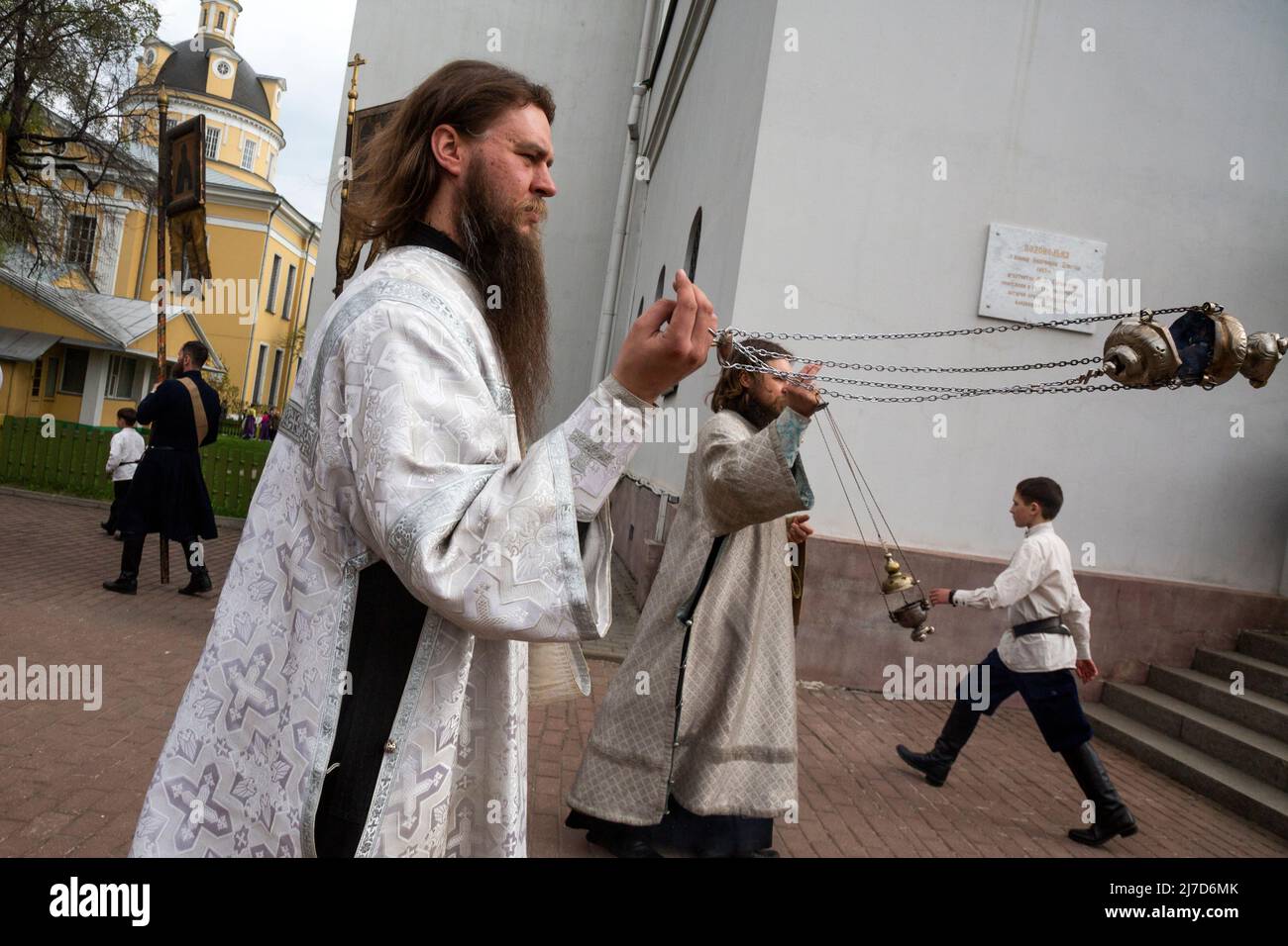 Moscow Russia 8th May 2022 Believers Take Part Of The Cross