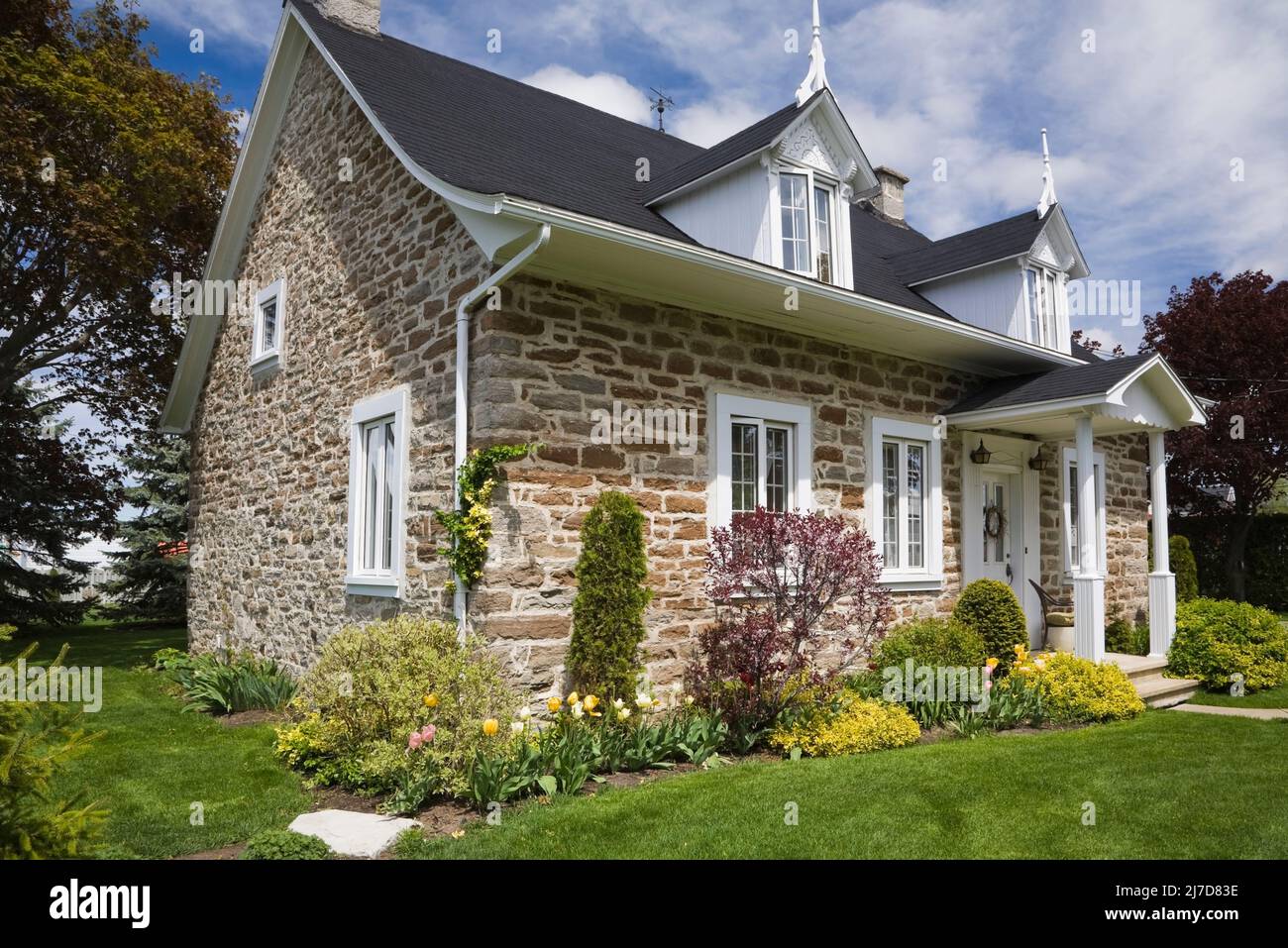 Old 1800s Canadiana cottage style beige, tan and brown nuanced ...