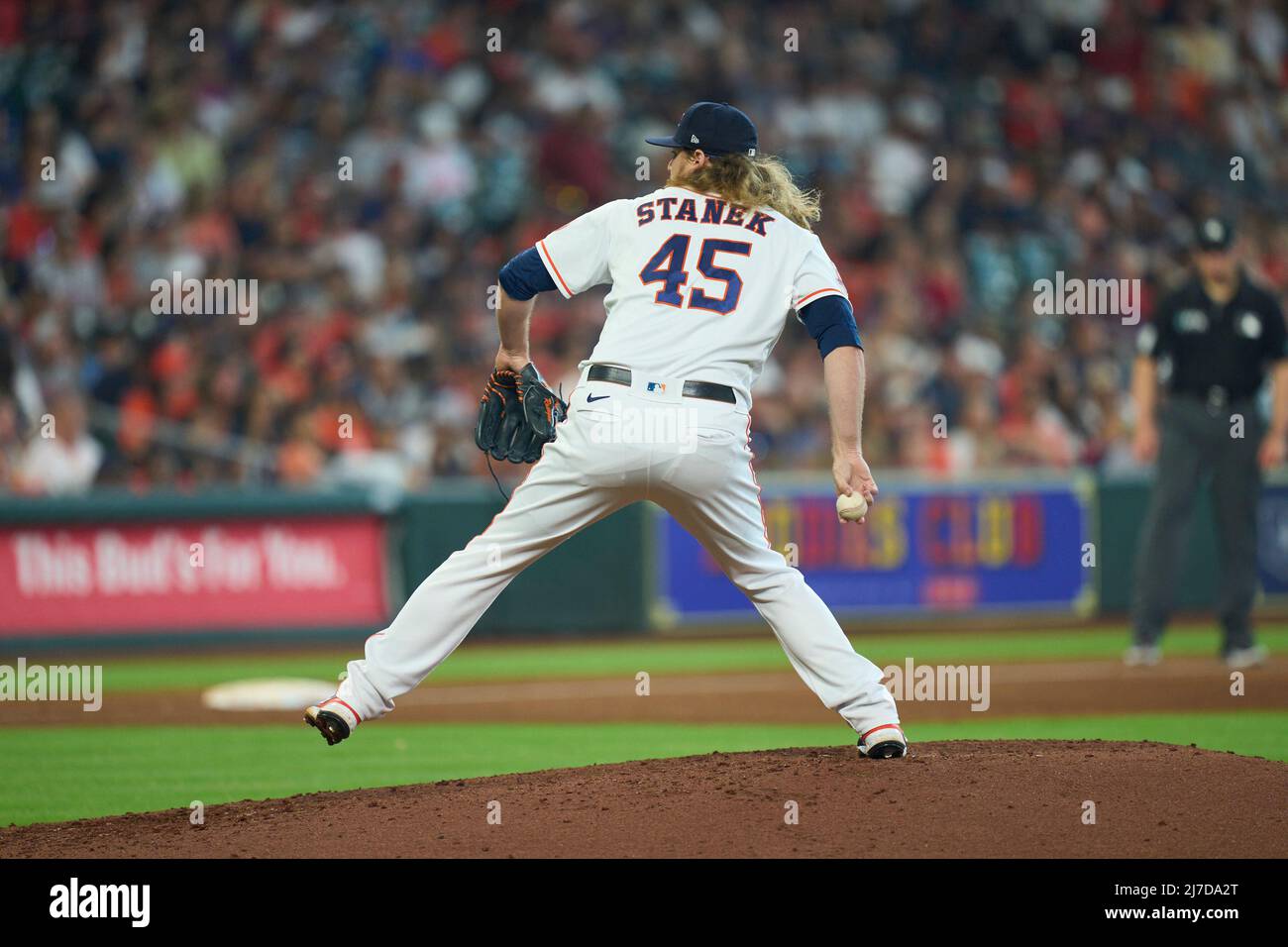 May 7 2022: Houston pitcher Ryne Stanek (45) throws a pitch during the ...