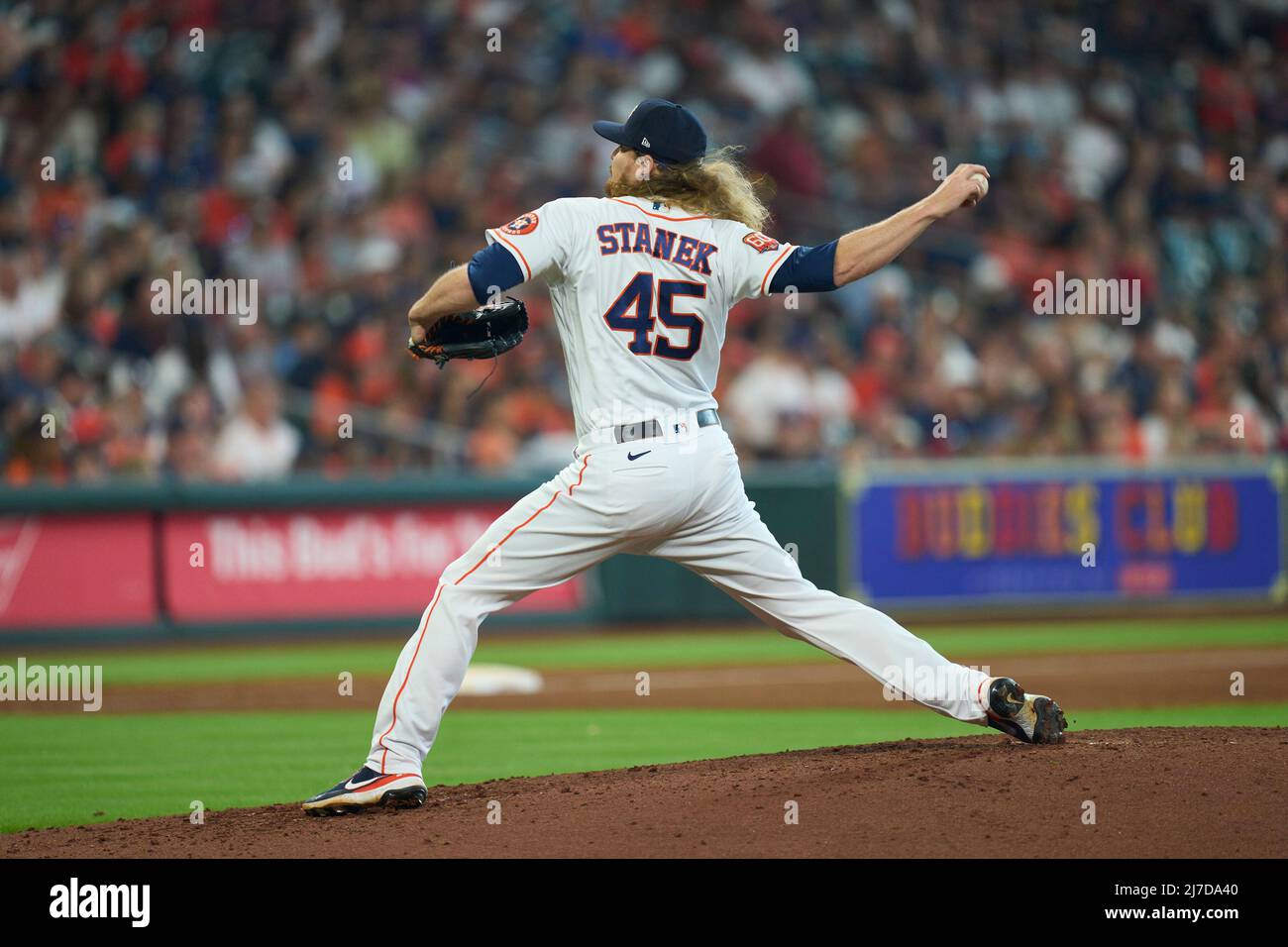 May 7 2022: Houston pitcher Ryne Stanek (45) throws a pitch during the ...