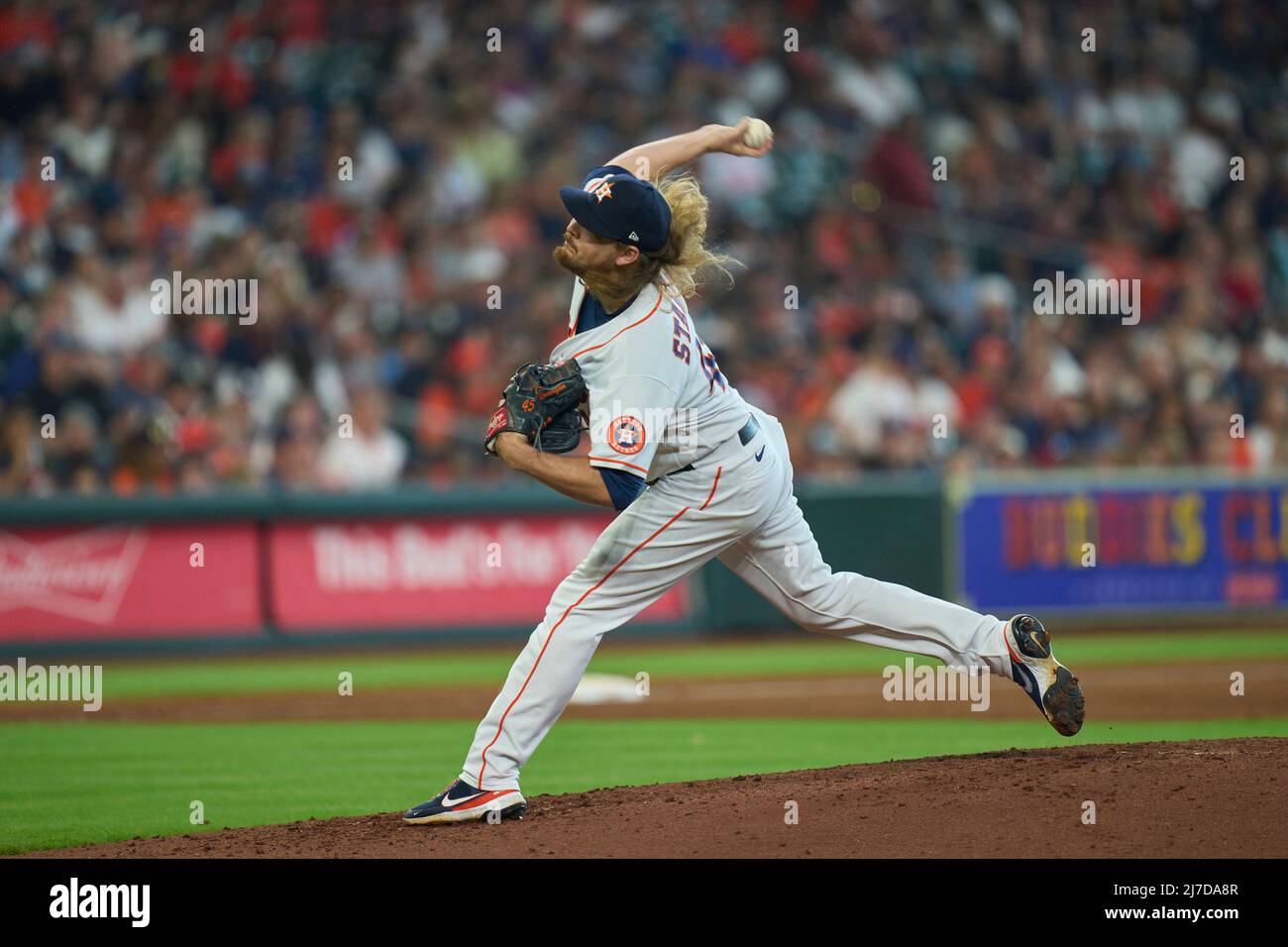 May 7 2022: Houston pitcher Ryne Stanek (45) throws a pitch during the ...