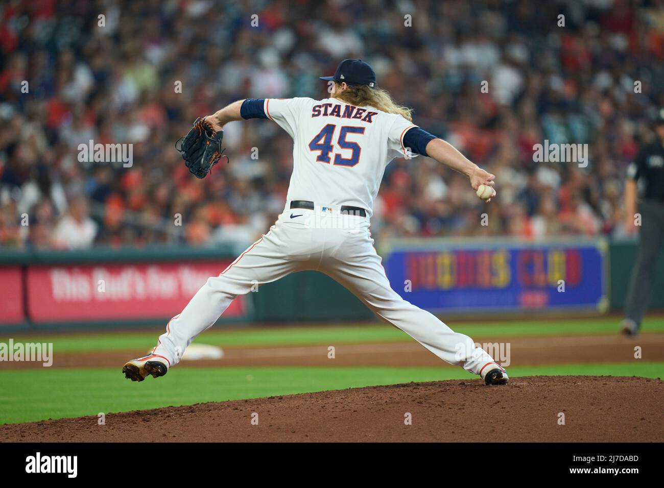 May 7 2022: Houston pitcher Ryne Stanek (45) throws a pitch during the ...
