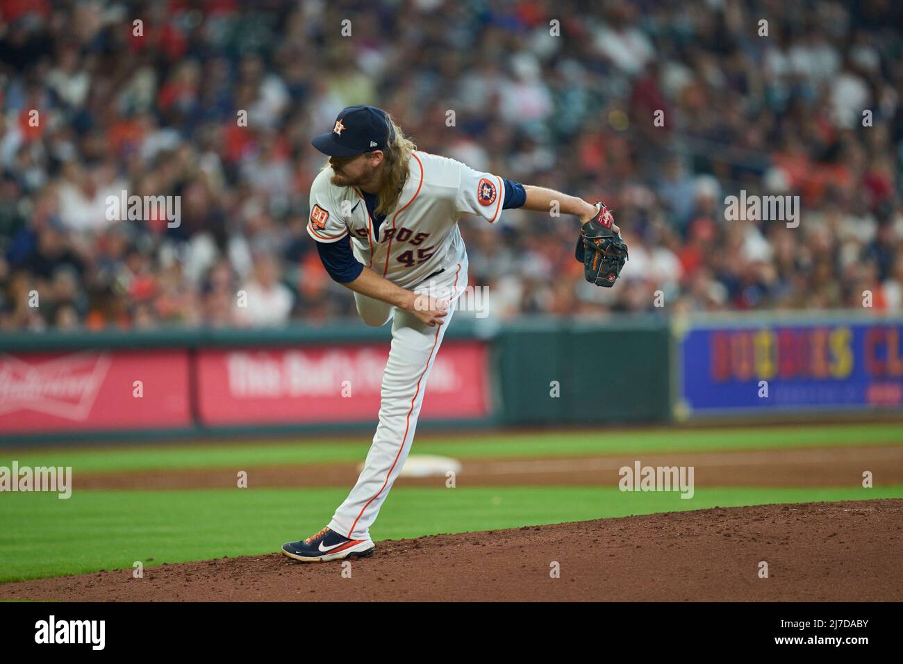 May 7 2022: Houston pitcher Ryne Stanek (45) throws a pitch during the ...