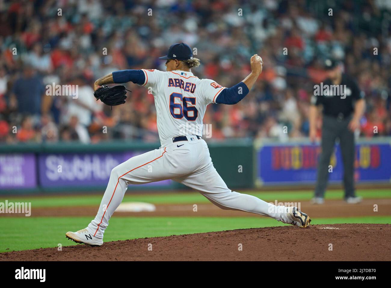 May 7 2022: Houston pitcher Ryne Stanek (45) throws a pitch during the ...