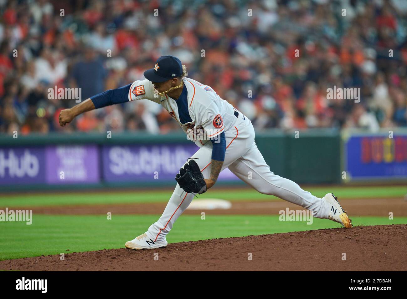 May 7 2022: Houston pitcher Ryne Stanek (45) throws a pitch during the ...