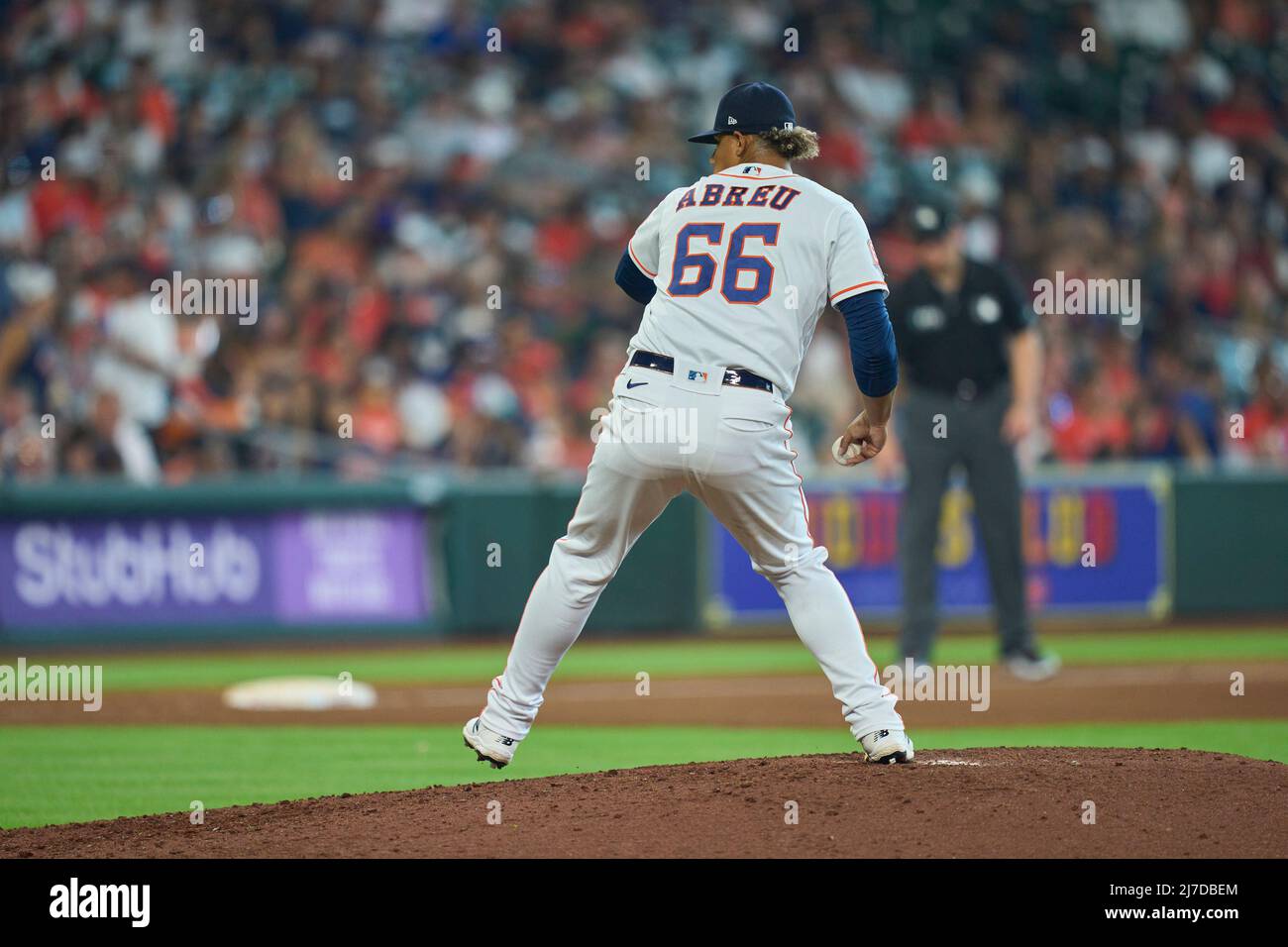 May 7 2022: Houston pitcher Ryne Stanek (45) throws a pitch during the ...