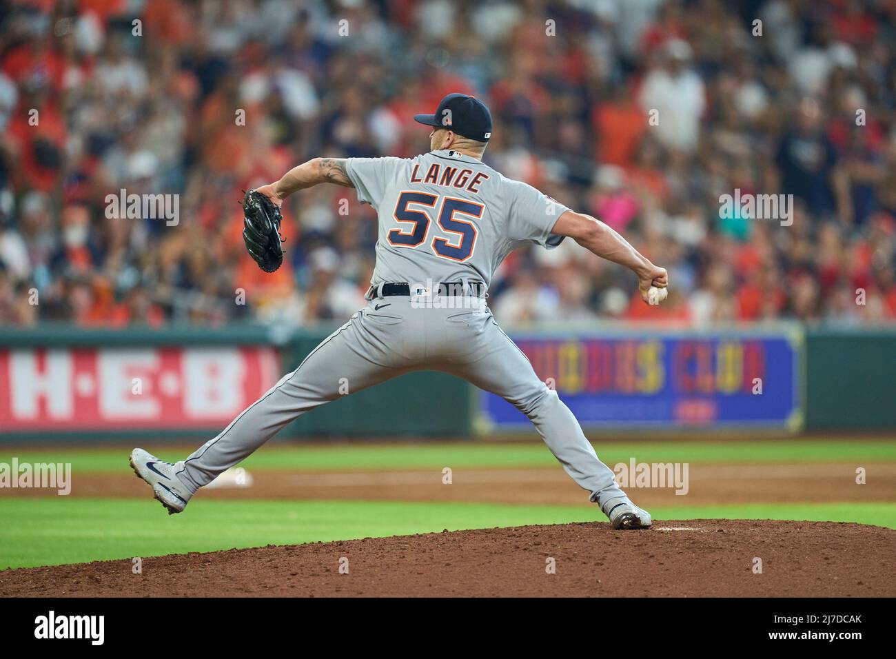 May 7 2022: Detroit pitcher Alex Lange (55) loses the lead during the ...