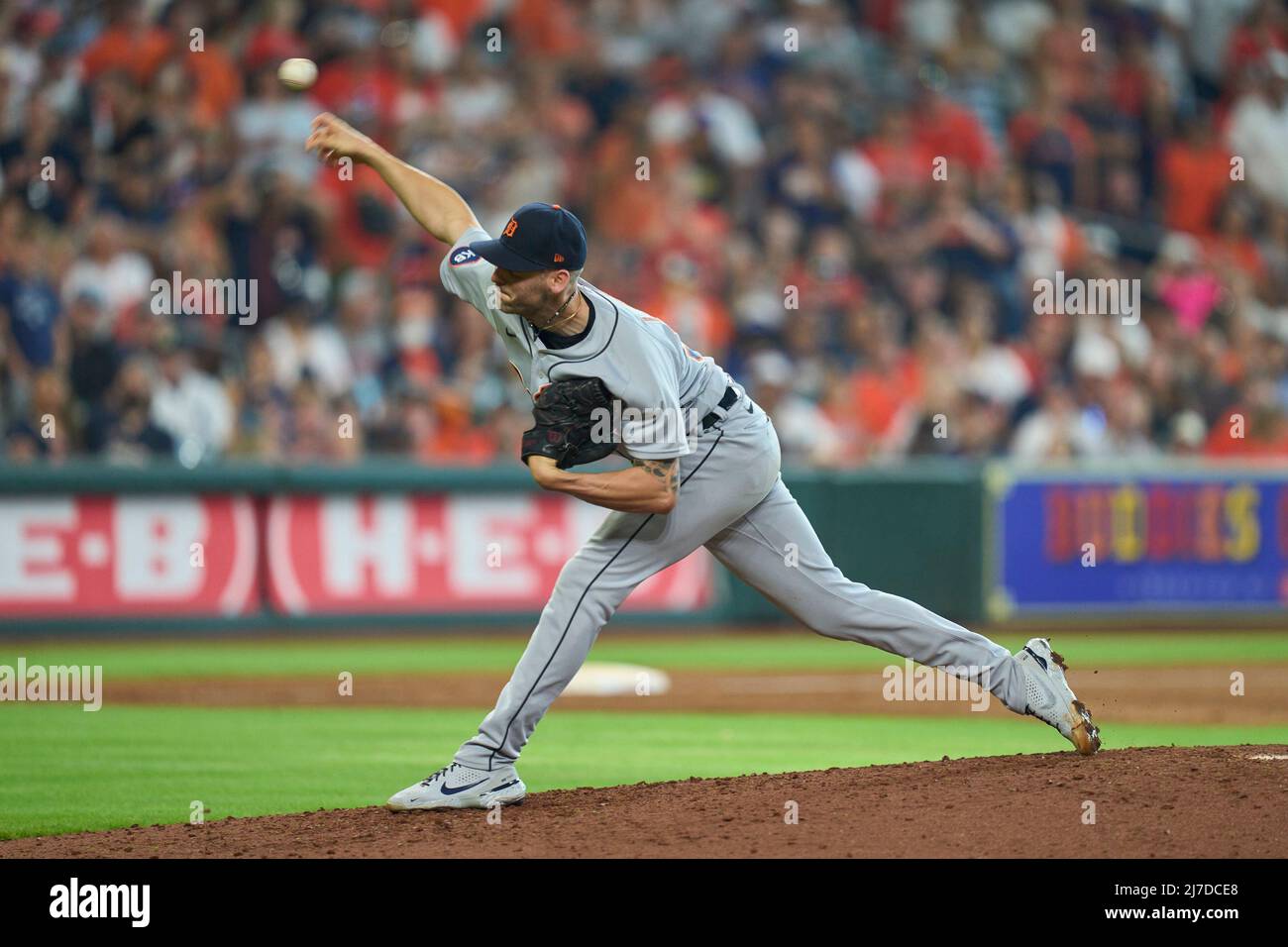 May 7 2022: Detroit pitcher Alex Lange (55) loses the lead during the ...