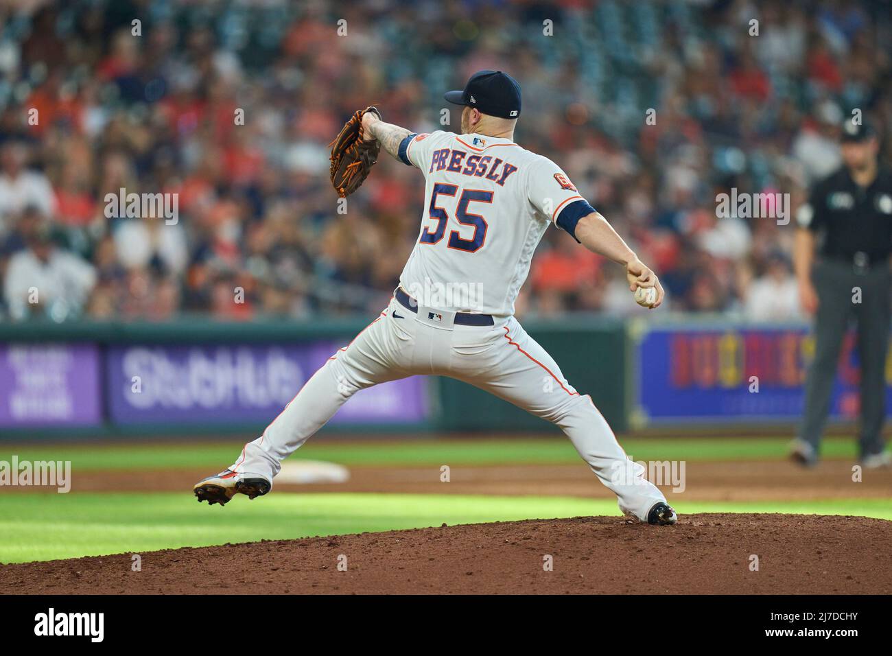 May 7 2022: Houston pitcher Ryne Stanek (45) throws a pitch during the ...