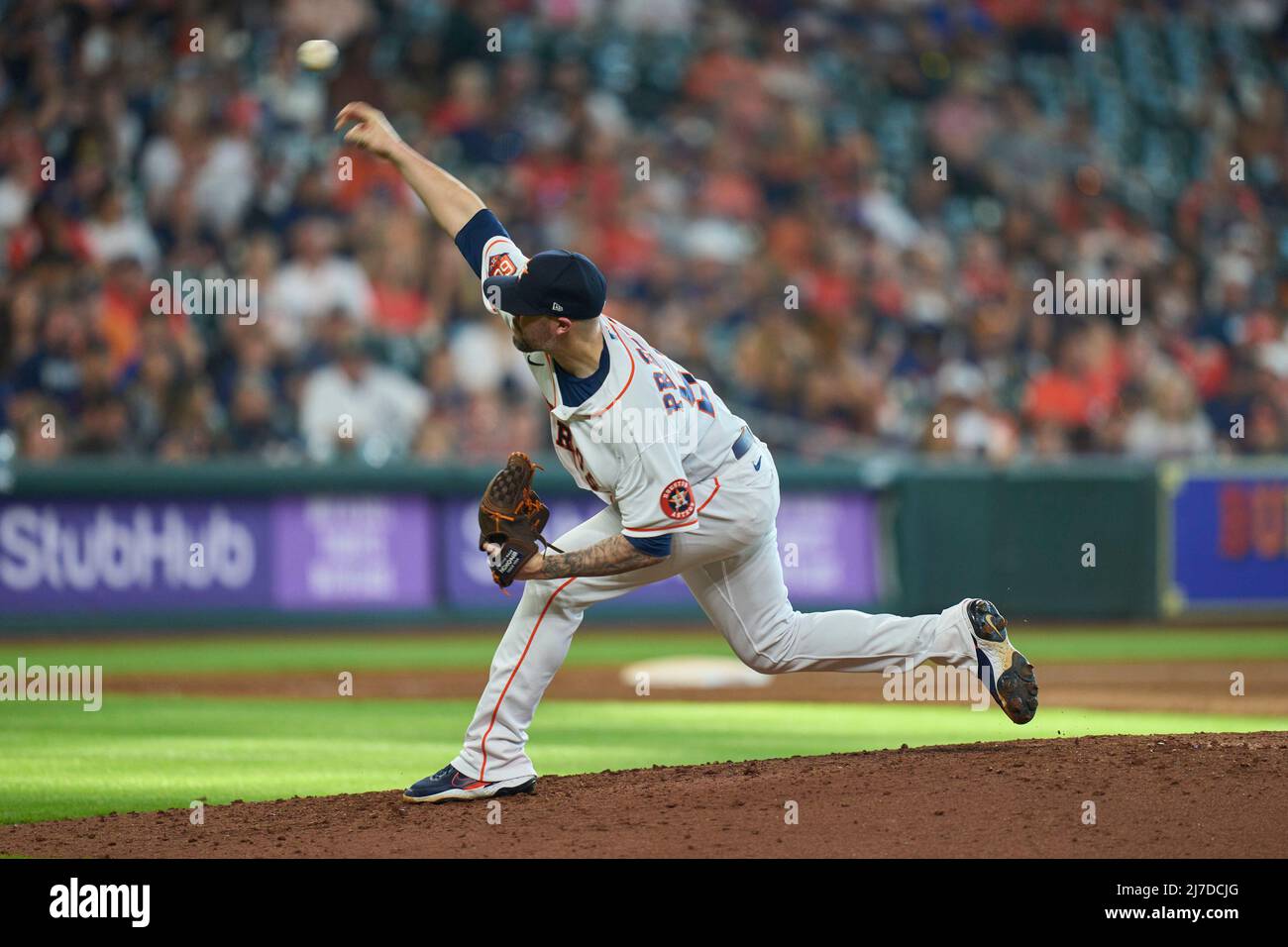 May 7 2022: Houston pitcher Ryne Stanek (45) throws a pitch during the ...