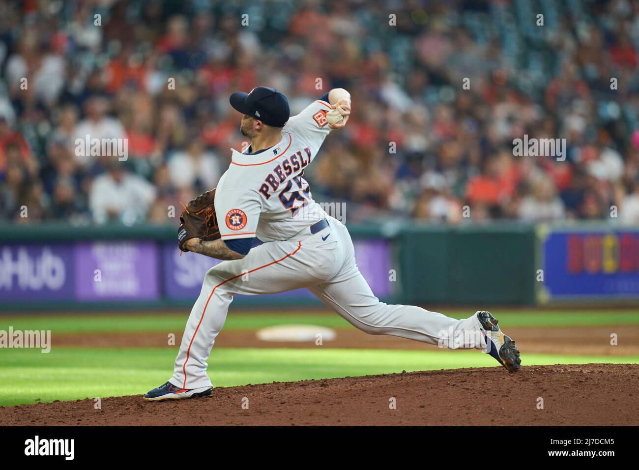 May 7 2022: Houston pitcher Ryne Stanek (45) throws a pitch during the ...