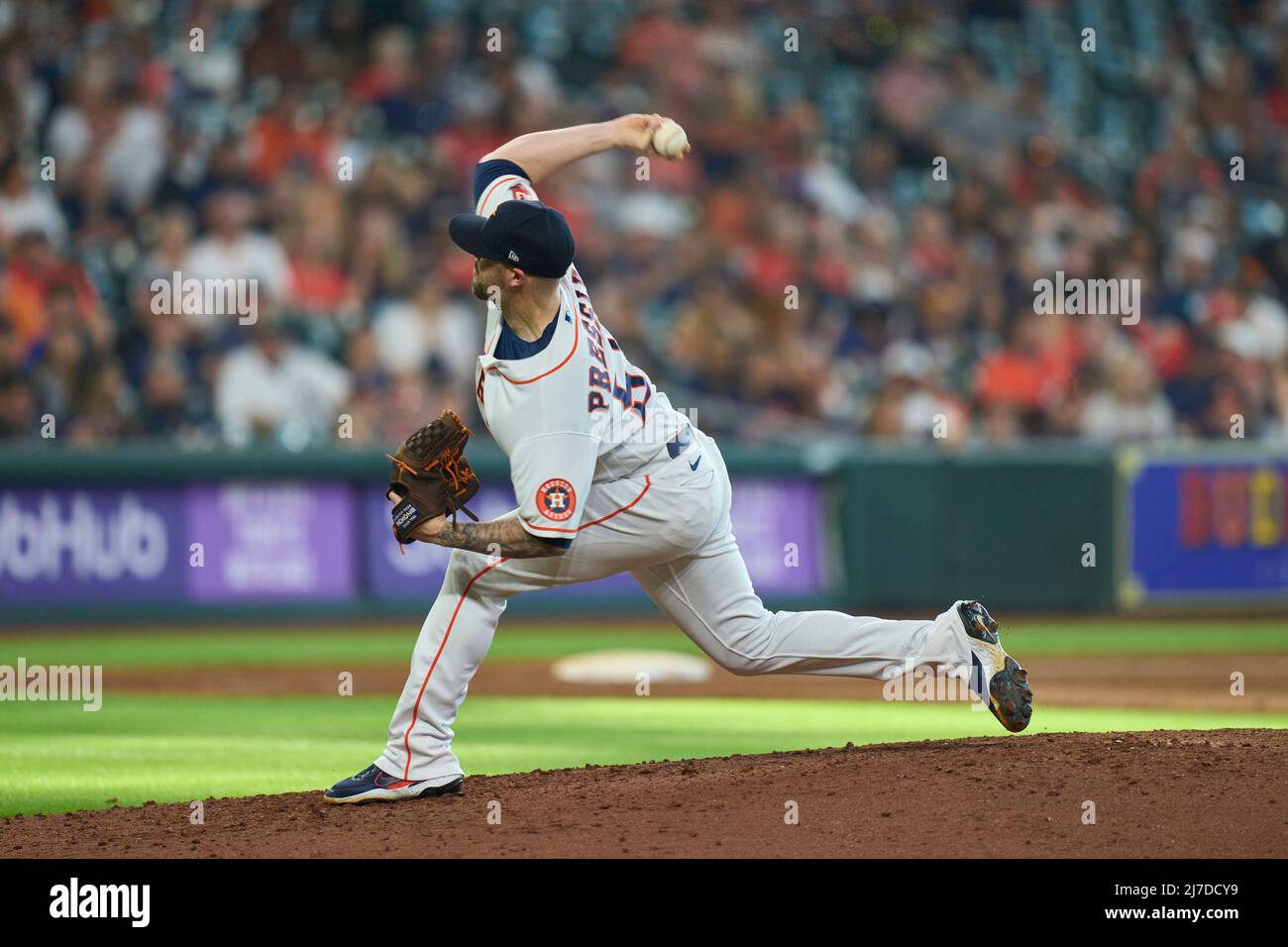 May 7 2022: Houston pitcher Ryne Stanek (45) throws a pitch during the ...