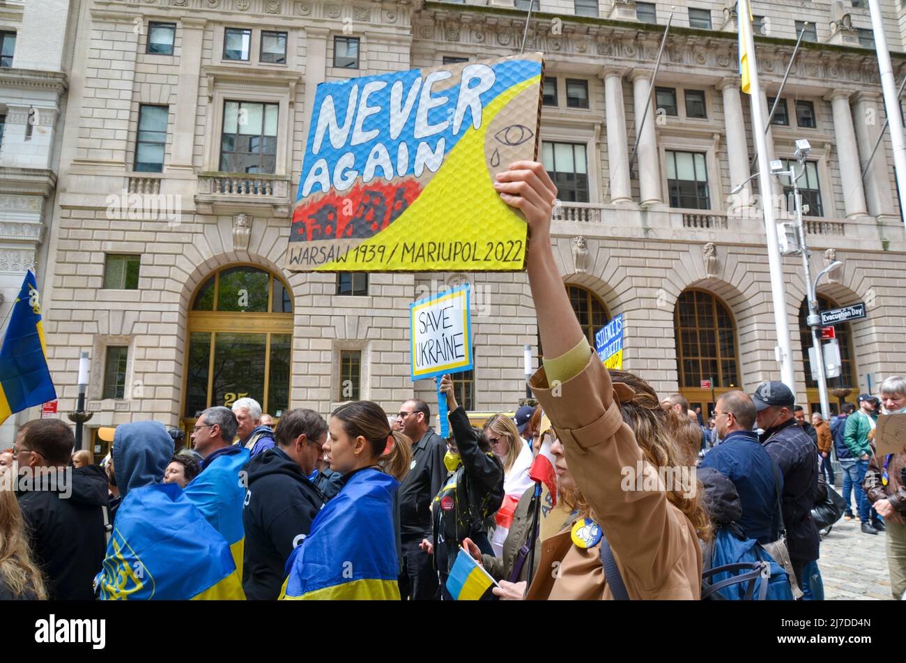 A girl is holding a pro Ukraine sign at Bowling Green Park in New York ...