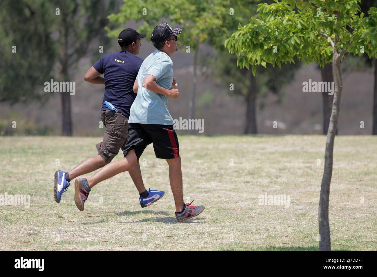 Two men wearing shirts hi-res stock photography and images - Alamy