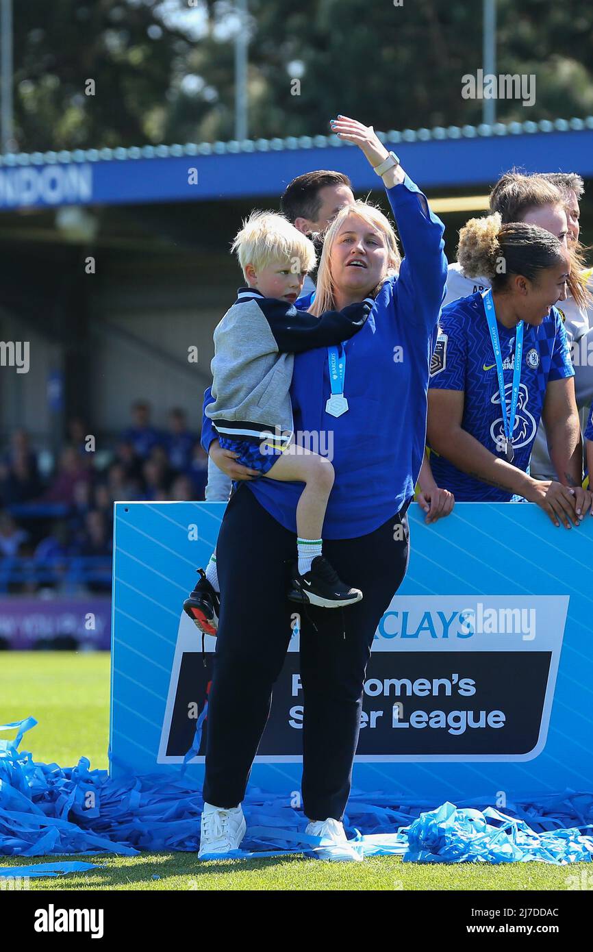 Emma Hayes (Chelsea Manager) salutes the fans with her son during the ...