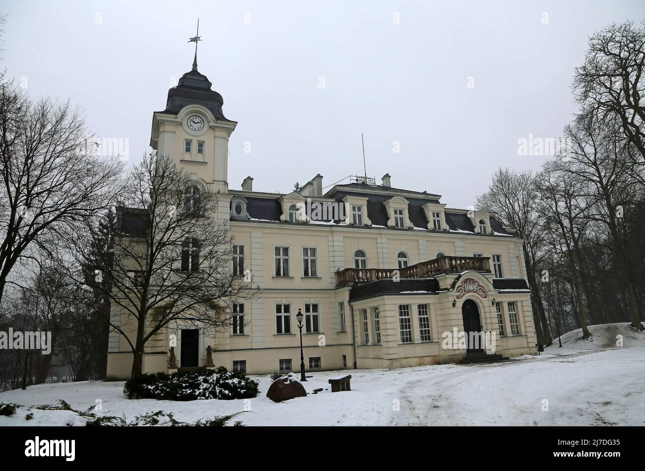 Winter landscape with Raczynski palace - Poland Stock Photo - Alamy