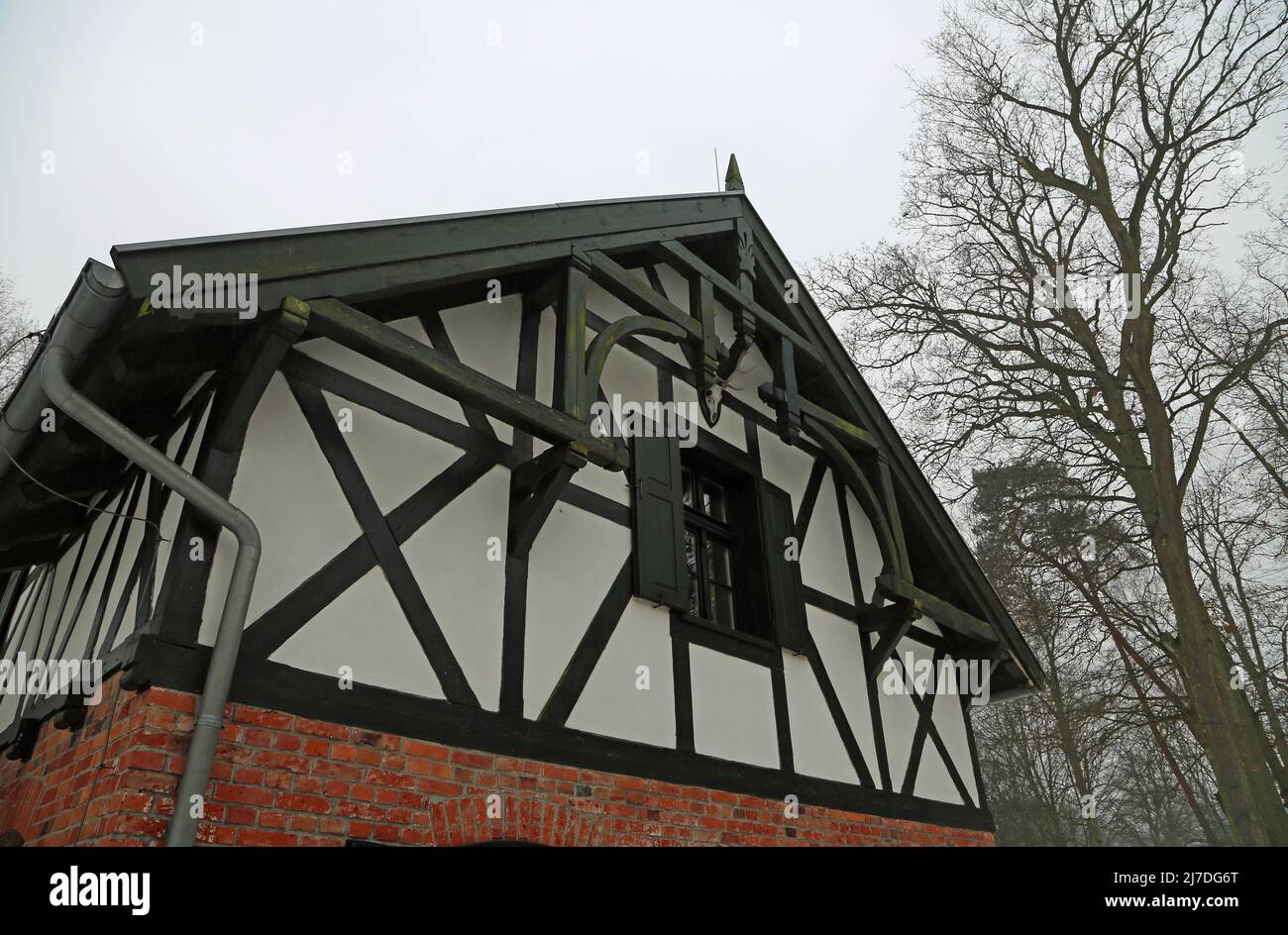 17th century hunting lodge hi-res stock photography and images - Alamy