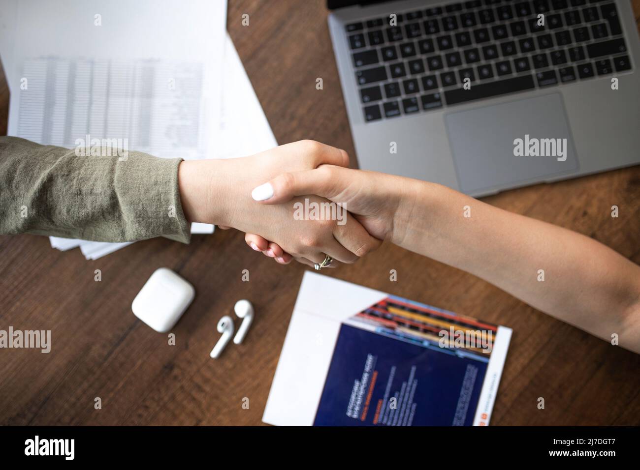 Business hands teamwork paperwork hi-res stock photography and images ...