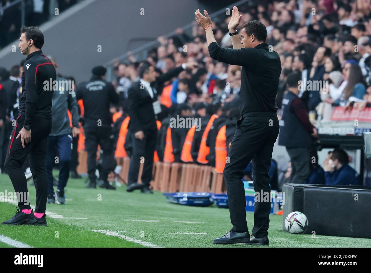 ISTANBUL, TURKEY - MAY 8: Coach Valerien Ismael of Besiktas JK during ...