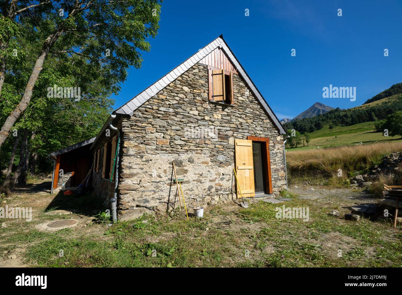 Authentic renovated Pyrenean barn in the Aure valley. slate roof ...