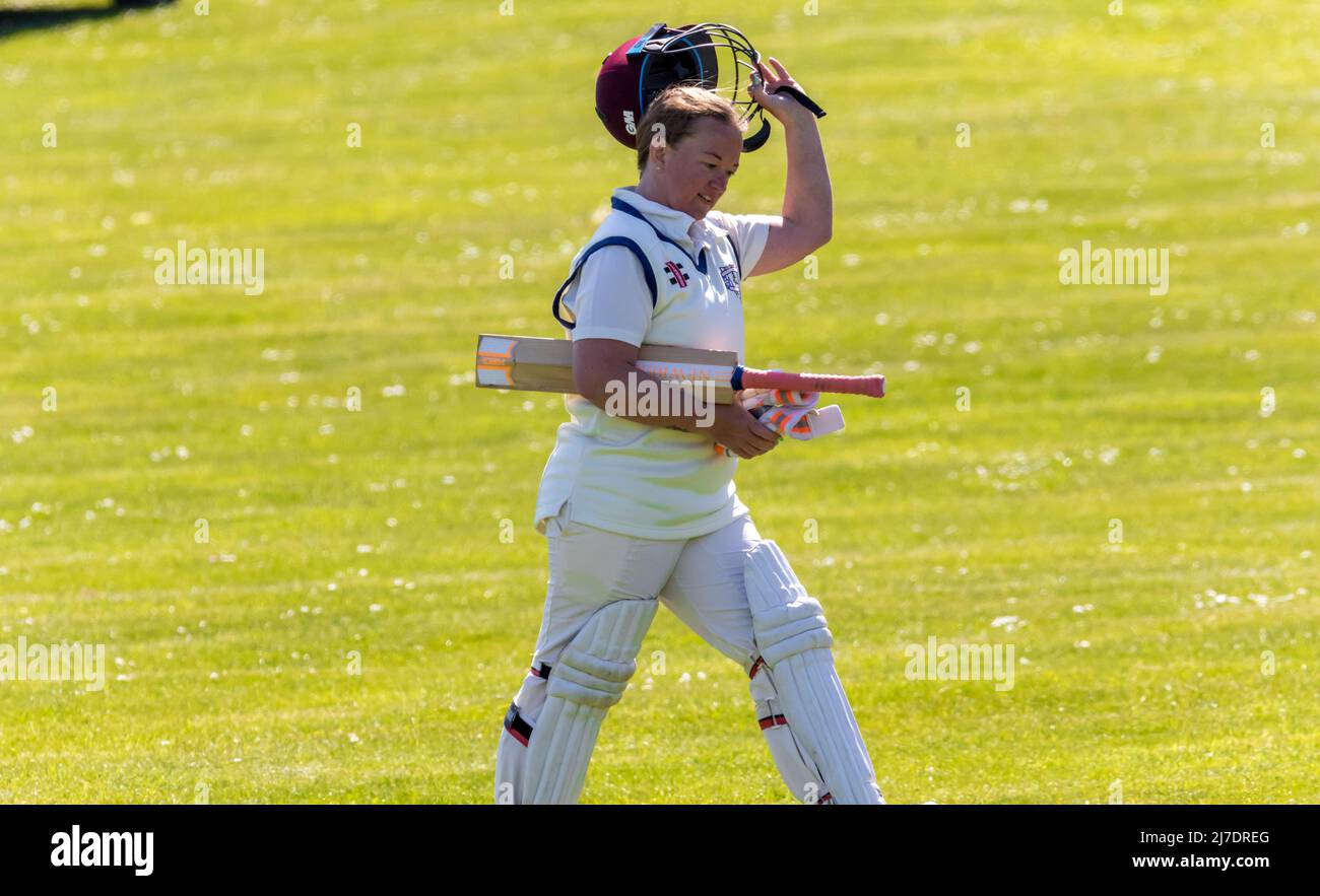 Sunday cricket match in sunshine Stock Photo - Alamy