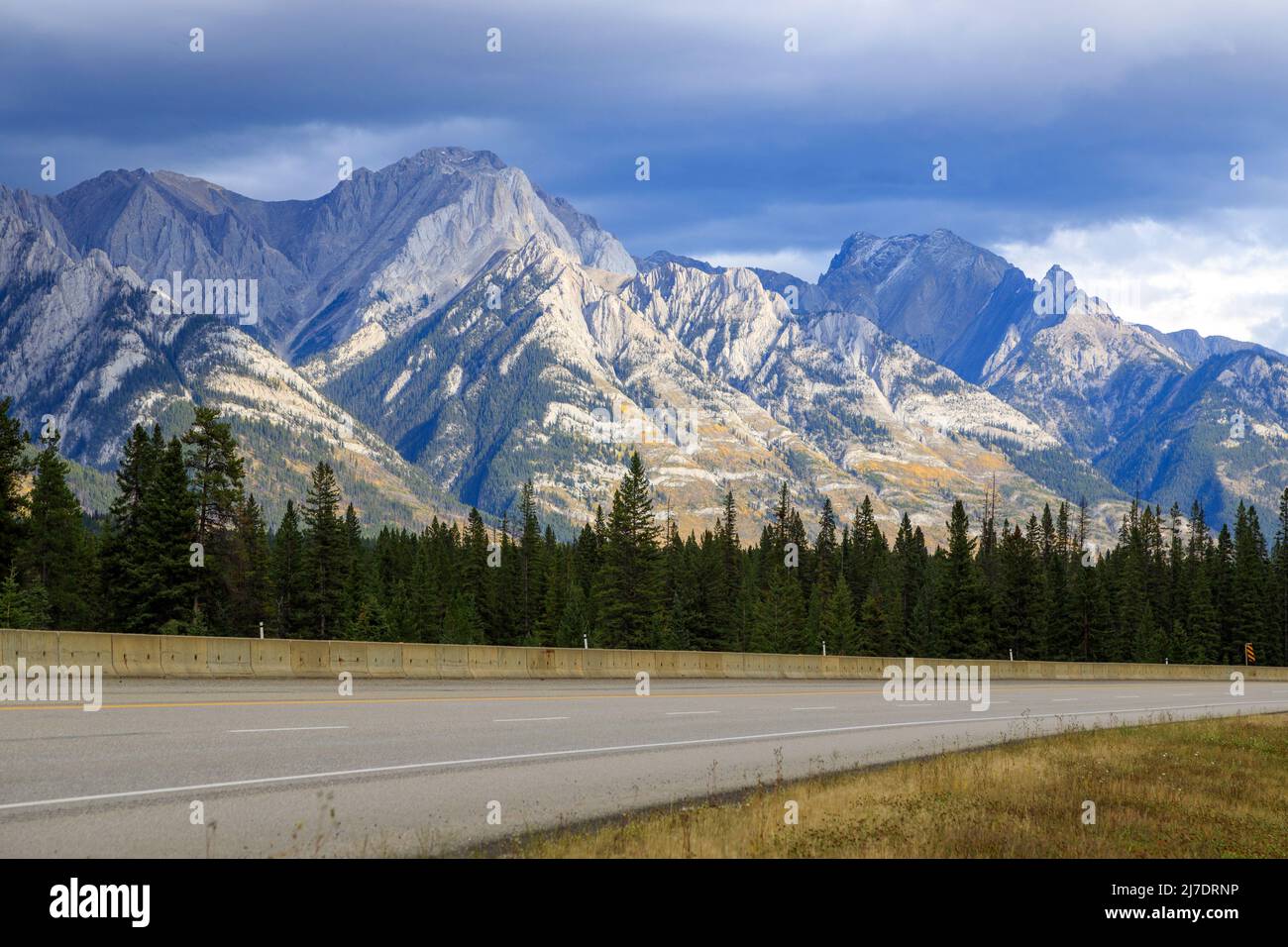 The Sawback Range is a mountain range of the Canadian Rockies that ...