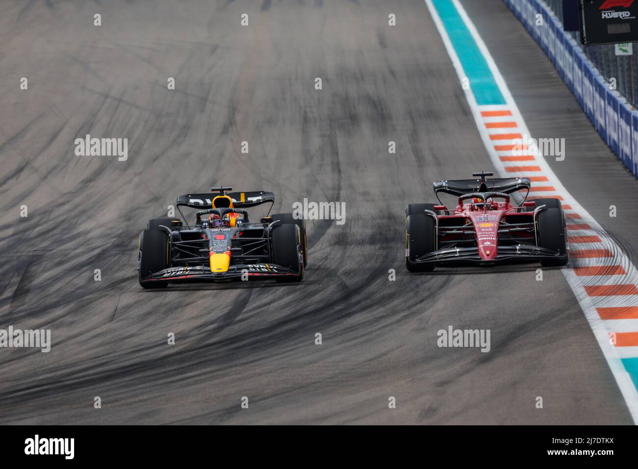 Ferrari formula 1 overtaking hi-res stock photography and images - Alamy