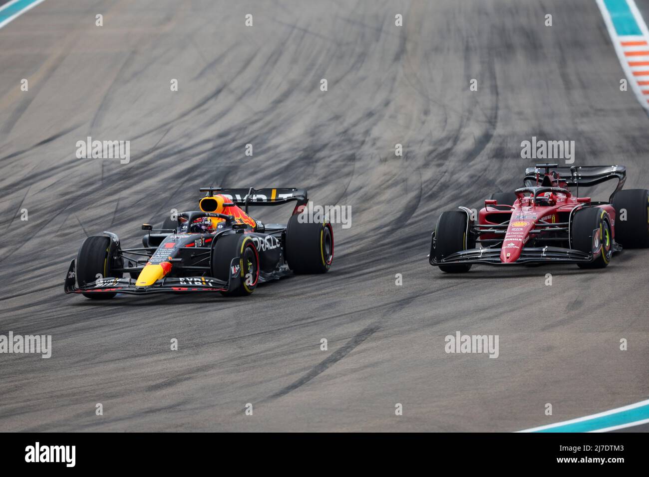 Ferrari formula 1 overtaking hi-res stock photography and images - Alamy