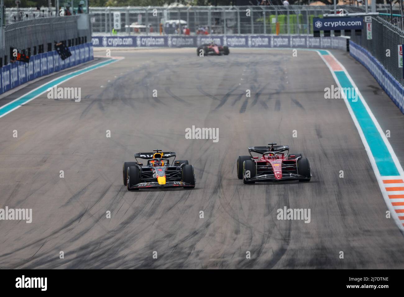 Ferrari formula 1 overtaking hi-res stock photography and images - Alamy