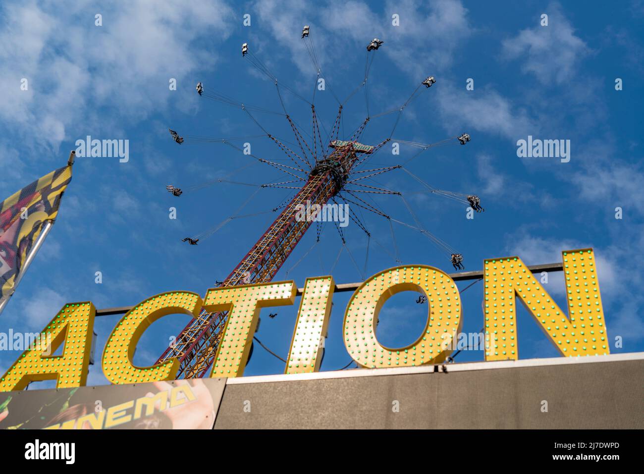 Funfair, fair, chain carousel, Aeronaut 1880, 80 metres high ...