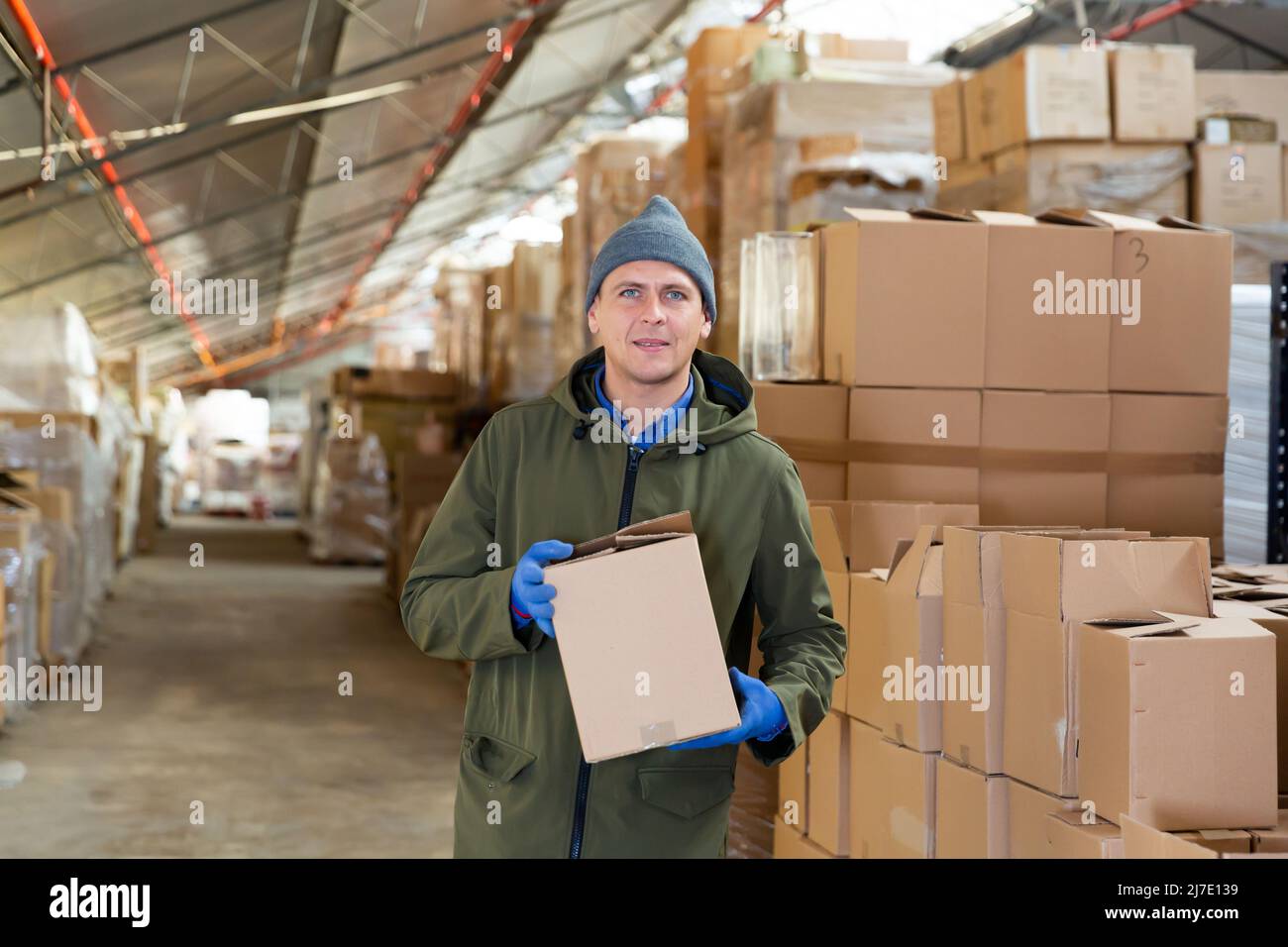 Warehouse storage racks boxes goods hi-res stock photography and images ...