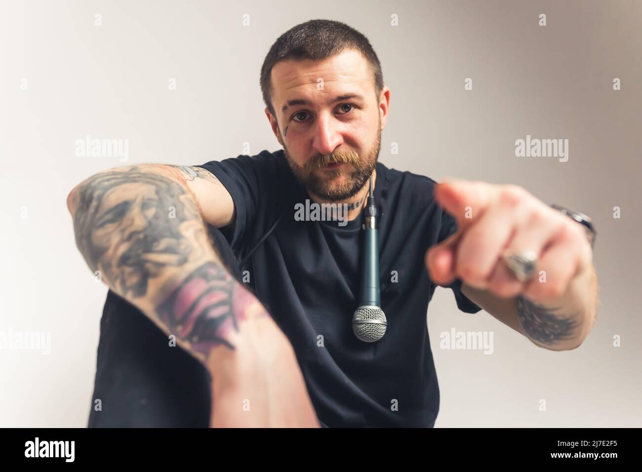 Shoulder pointing finger hi-res stock photography and images - Alamy