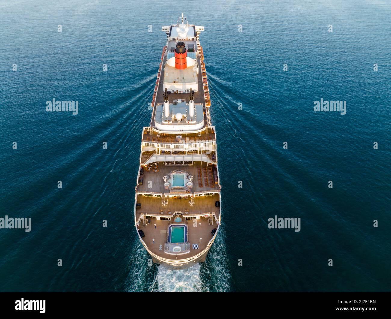 Cunard's RMS Queen Mary 2 leaving from Southampton, destination New ...